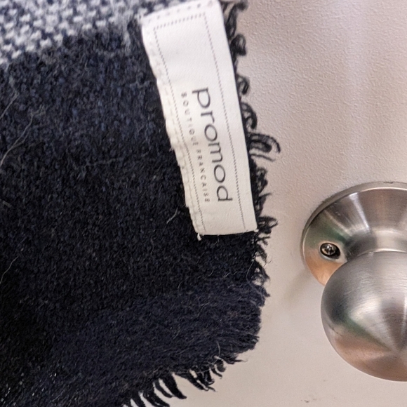 Promod | Accessories | Promod Big Chunky Plaid Wrap | Poshmark